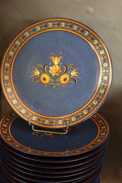 56-piece dinner service - Plates, Porcelain Ser... | Antikeo