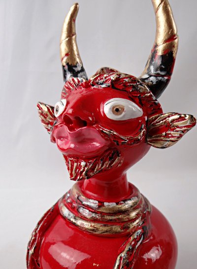 Diable rouge cornu de Barcelos sculpture en ter... | Antikeo