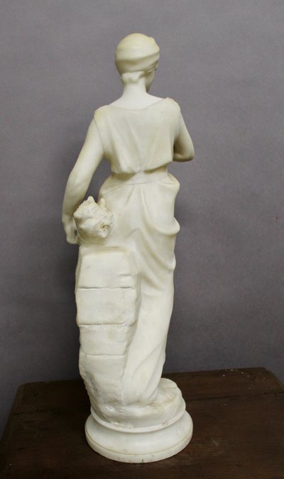 Weiße Marmorstatue der La Glaneuse Pugi-Werkstä... | Antikeo