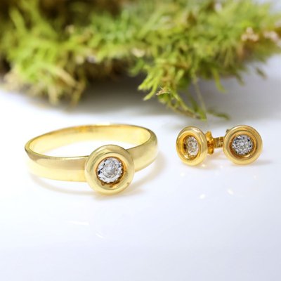 Yellow Gold Round Diamond Ring - Rings | Antikeo