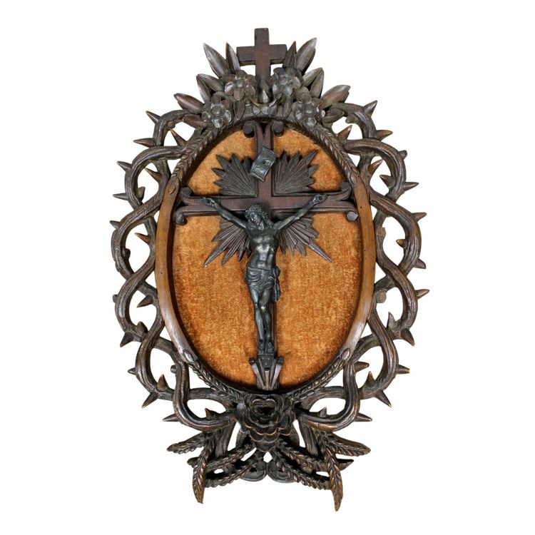 Crucifix in carved wood and regule 19th century... | Antikeo